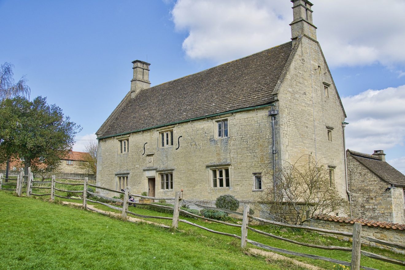 50 Isaac Newton Facts About The Father of Gravity