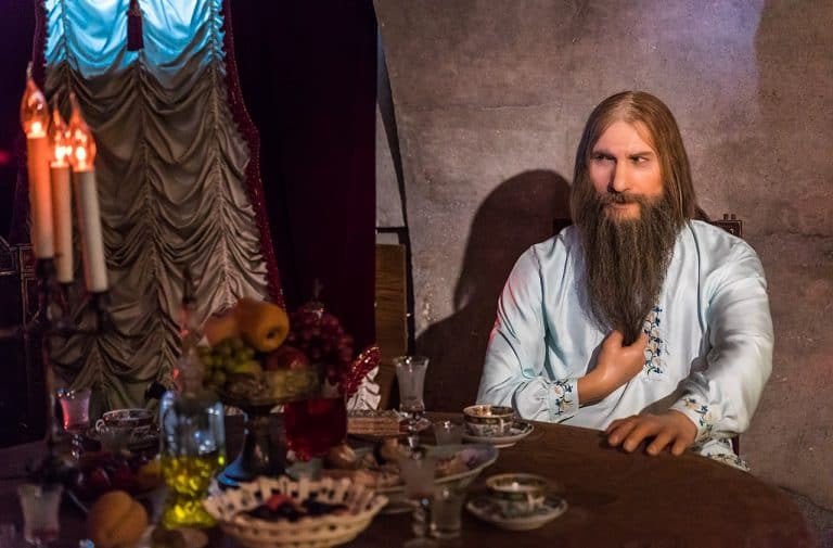 Warlock vs Wizard: What's The Difference? - Facts.net