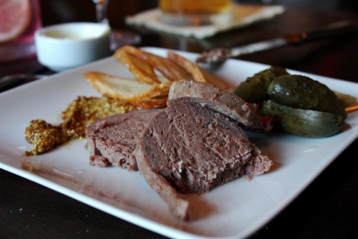 11 Braunschweiger Nutrition Facts About This Savoury Delight - Facts.net