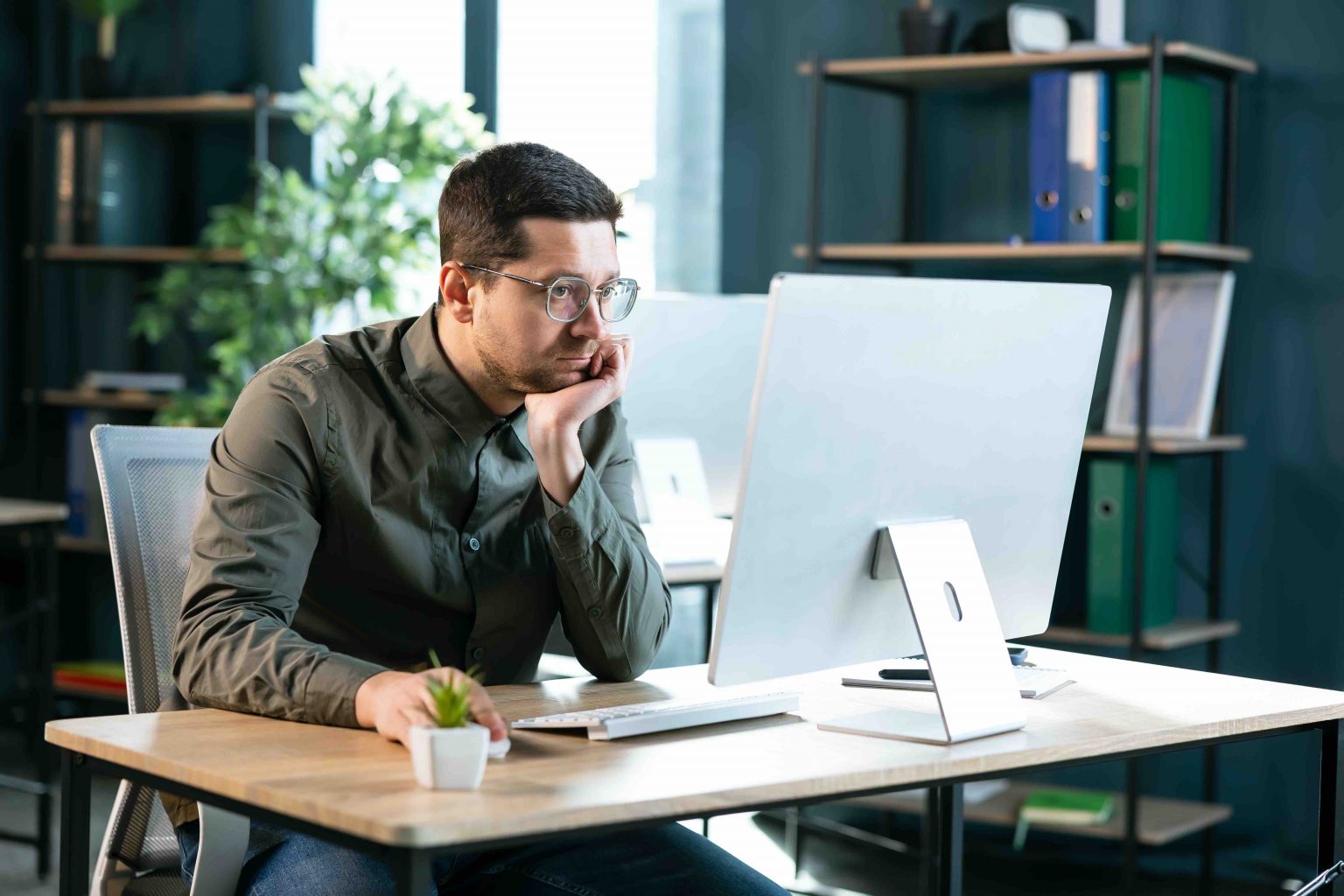 19 Facts About Shy Guys And How They Think - Facts.net