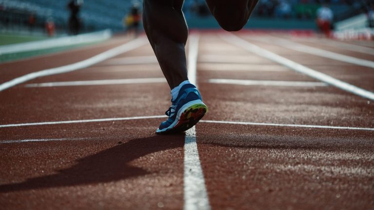 15 Iconic Track and Field Athletes - Facts.net
